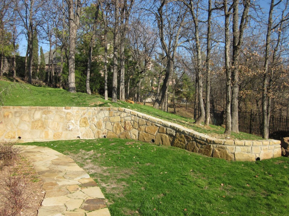 Flagstone Retaining | Texas Backyard Living