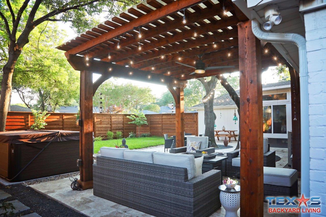 WWW.LRTRSTUDIOS.COM-Horizontal Fence Pergola with Polygal Travertine ...